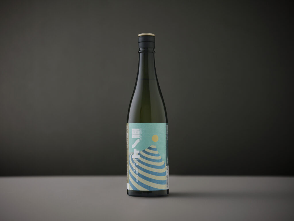 Kumo-no-Ue Mt. Fuji Fukuryusei-jikomi Tokubetsu Junmai | Craft Sake ...